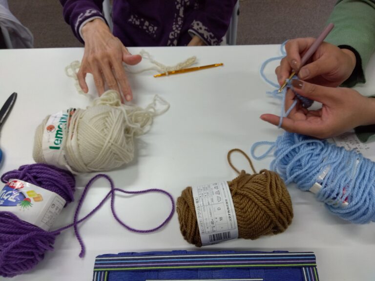 2025年9月30日 就労継続支援B型事業所クルール舞子台 今回は新しく編み物の作業を行ってみました！ - クルール舞子台 https://couleur1225.com/%e5%b0%b1 ...